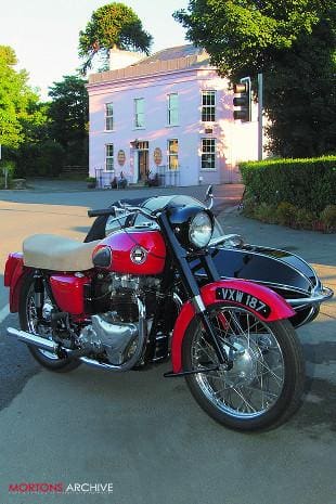 Road Test: Ariel Huntmaster outfit | The Classic Motorcycle