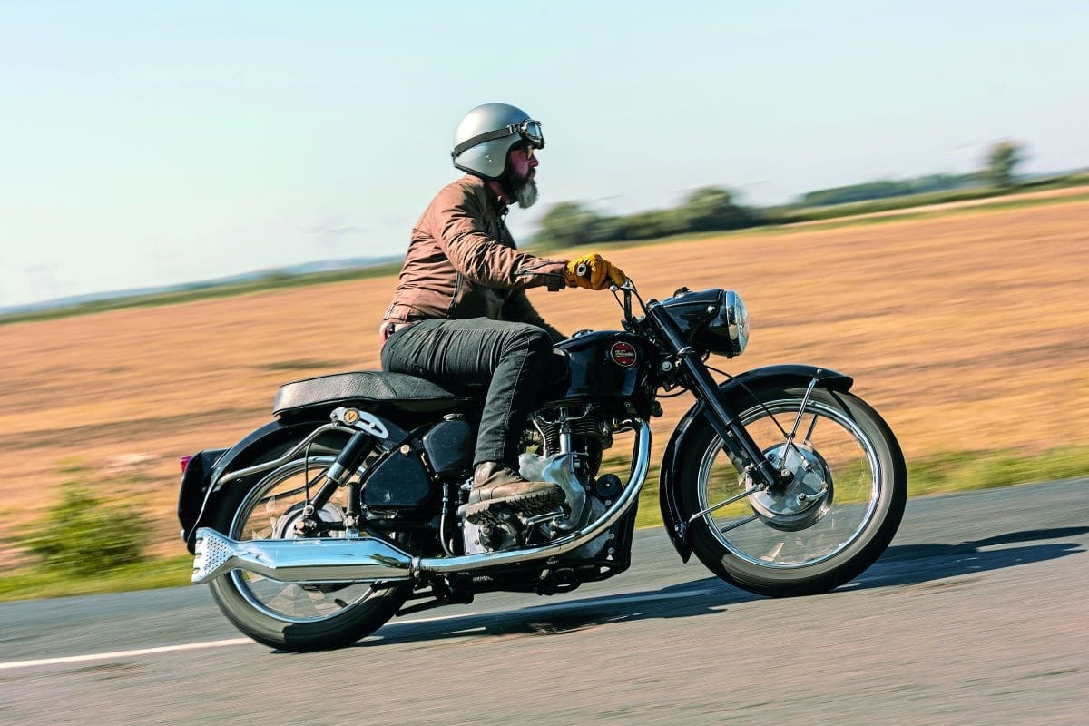Velocette Venom test ride (the lightest motorcycle clutch ever!)